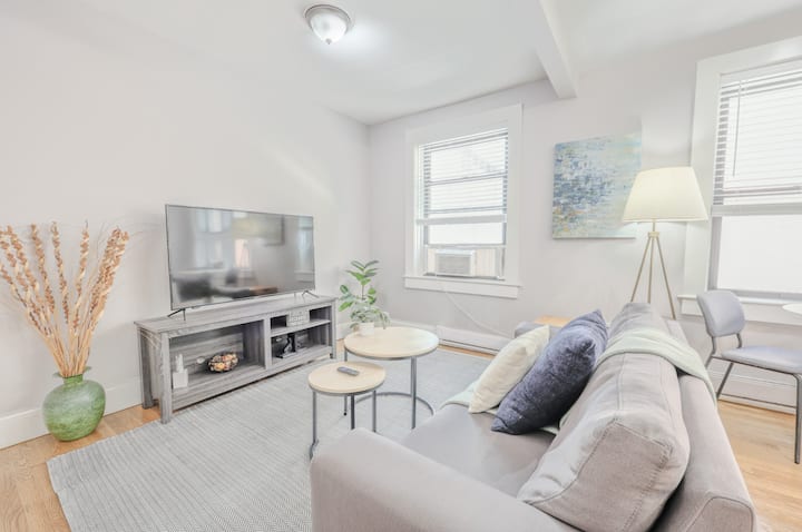 Amazing Location | Theater District | Pet Friendly - Boston, MA