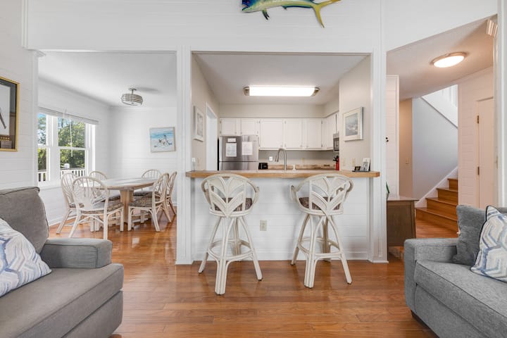 Home In Wild Dunes W/porch Swing & Community Pool! - South Carolina