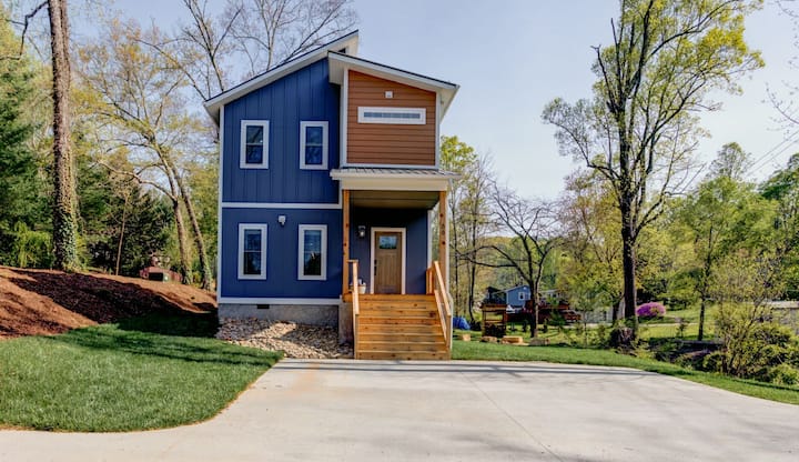 Avondale Of Asheville | Asheville Vacation Rental With Hot Tub, Fire Pit & Blue Ridge Parkway Access - Asheville, NC