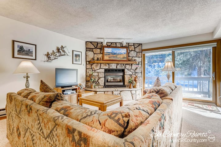 Idyllic Condo In The Heart Of Breck! Kitchen/bath Upgrades, Onsite Hot Tubs - Breckenridge, CO