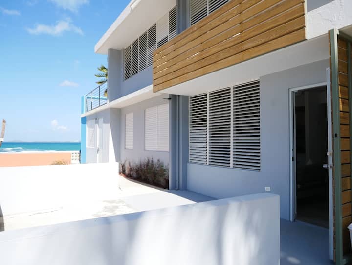 Beach Front One Bedroom Next To Paradise - Luquillo