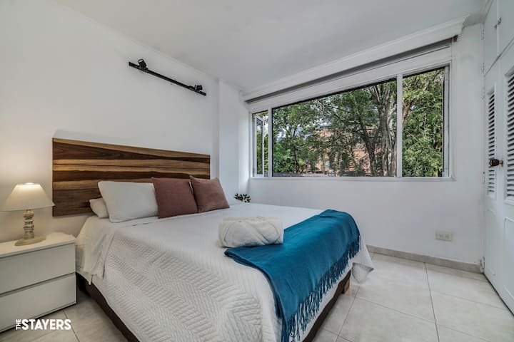 Spacious 2br Apt W Fast Wifi - Medellín
