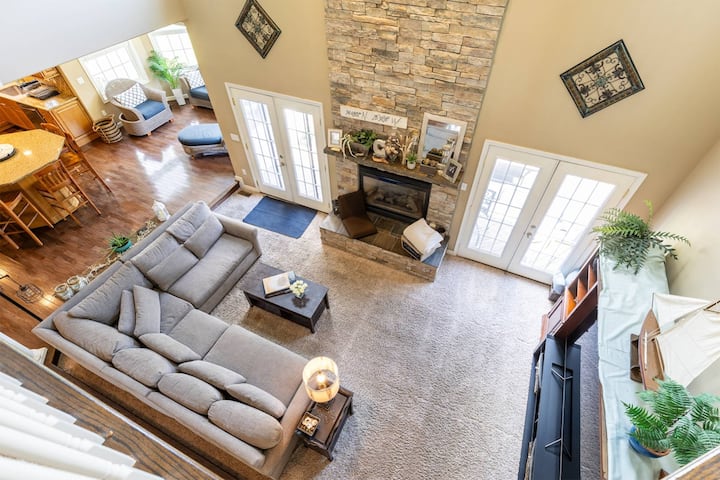 Custom Home With Gaming Sports Bar On Cul De Sac - Pasadena, MD