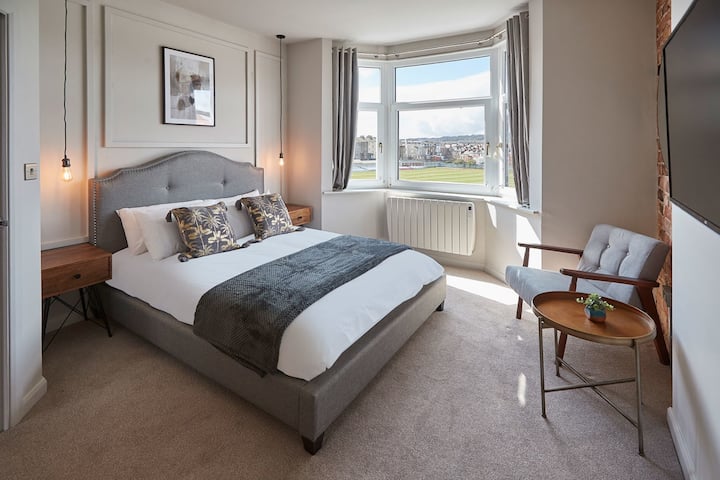Host & Stay | Umpire's Watch @ North Marine House - Alpamare UK, Scarborough