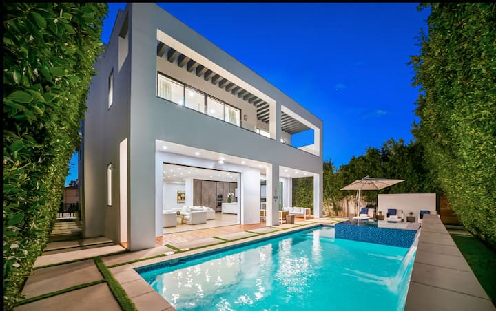 Propriete Moderne Avec Piscine Et Jacuzzi - Beverly Hills, CA