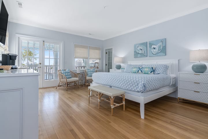 The Marsh Harbour Inn-harbour View Suite - Bald Head Island, NC