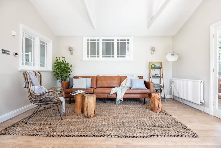 Stunning House With Estuary Views, Padstow - Rock Beach