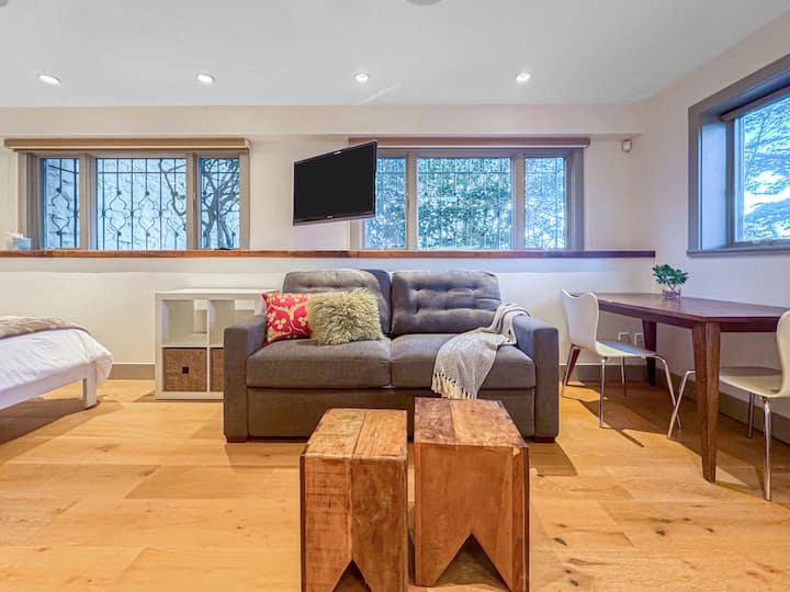 Charming Sherwood Forest Private Apt. - San Francisco, CA