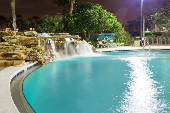 Indulge In Home-like Comfort! Onsite Pool, Kitchen - Flagler Beach, FL
