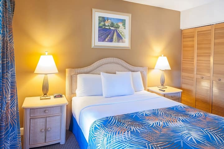 Elegant & Relaxing Stay! 3 Cozy Units W/ Pool, Gym - Palm Coast, FL