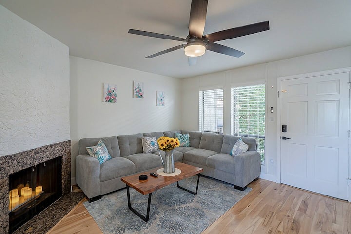 Glamorous  Old Town Scottsdale Retreat 2 Br 2 Bath - Scottsdale, AZ