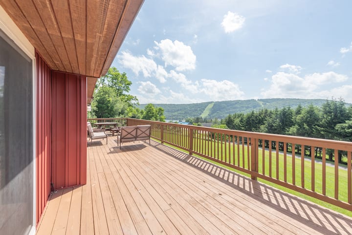 Dog Friendly Lakeview Cabin W/ Hot Tub - Deep Creek Lake, MD