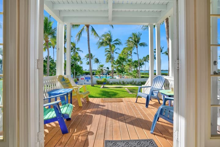 P42 - Gulf Front Condo With 3 Bedrooms 2.5 Baths, Pool And Dock - Marathon, FL