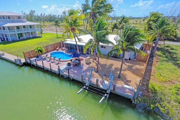 P43 - Spacious 3 Bedroom 3 Bath Home With Pool In The Sombrero Beach Area - Marathon, FL