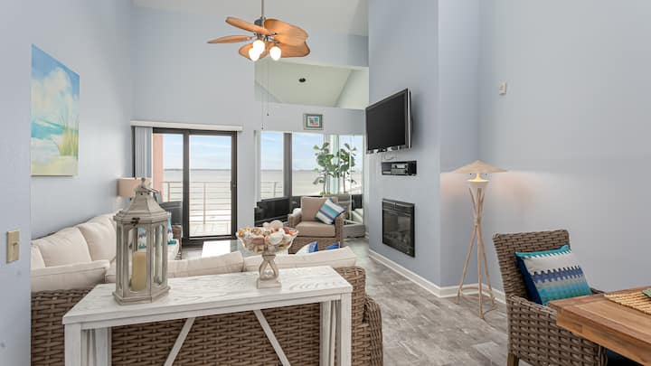 Spacious Condo On The Bay/vaulted Ceilings - Palm Beach Club 209 - ガルフ・ブリーズ, FL
