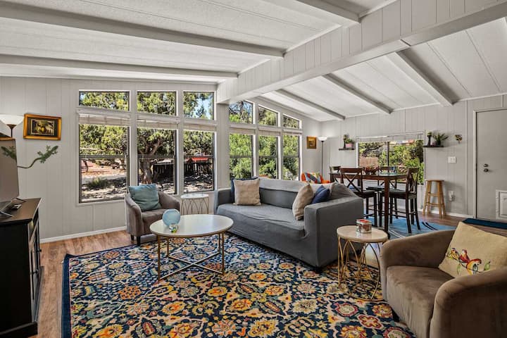 Myrinn–stargaze Escape W/ Hot Tub & Walk To Trails - Sedona, AZ