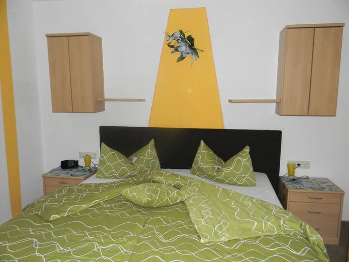 Gemütliches Feriendomizil (31qm) Mit Kombiniertem Wohn- Und Schlafbereich Und Balkon - Bad Füssing