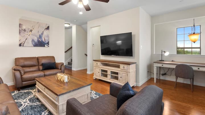 Rare 3 Story Townhouse With Private Yard - Coppell, TX