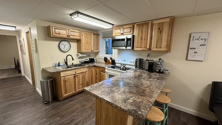 Vintage 2 Bedroom Close To Downtown And River Walk - Fairbanks, AK