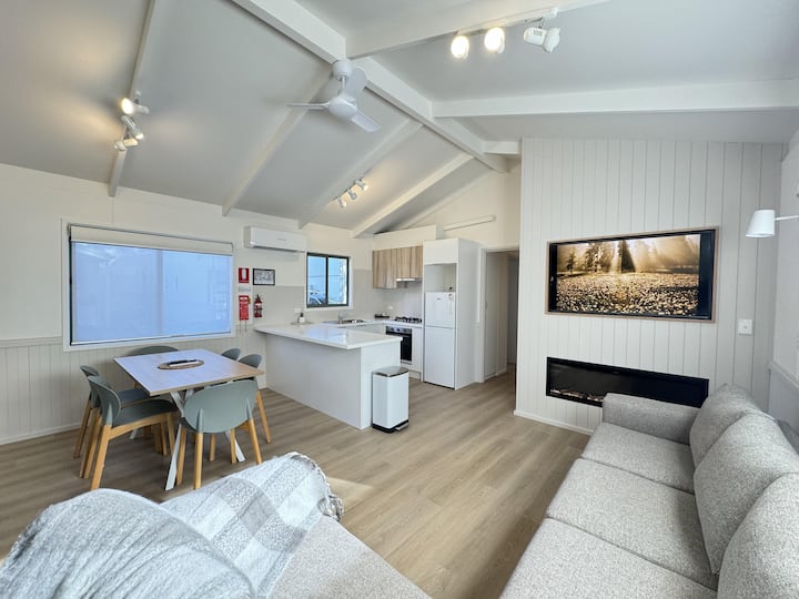 Deluxe Three Bedroom Villa - Bright