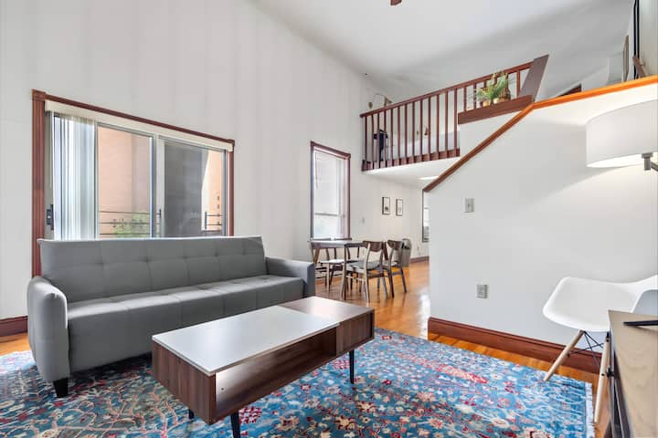 Jacuzzi 1br Loft W/ Den/office-open Concept - Madison, WI