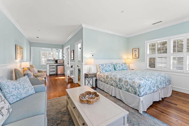 Marsh Harbour Inn-blockade Runner Suite - Bald Head Island, NC