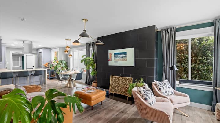 Casa Ballard - Home With Patio, Deck & Workspace - Seattle, WA