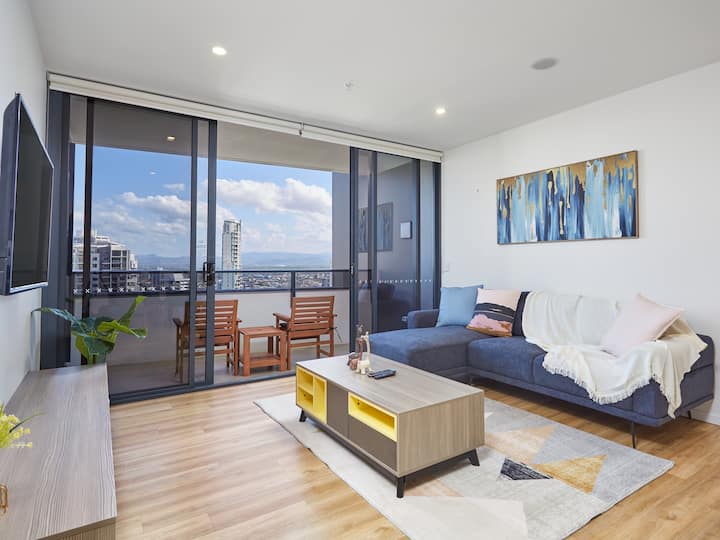 Partial Ocean View 1 Bedroom Apartment 19th Floor - Surfers Paradise