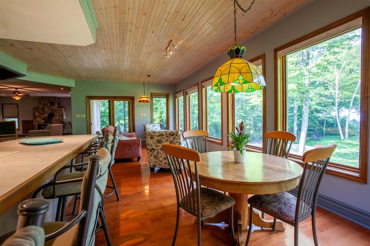 Woodland Retreat *King Bed* Private Lake Access - Clinton