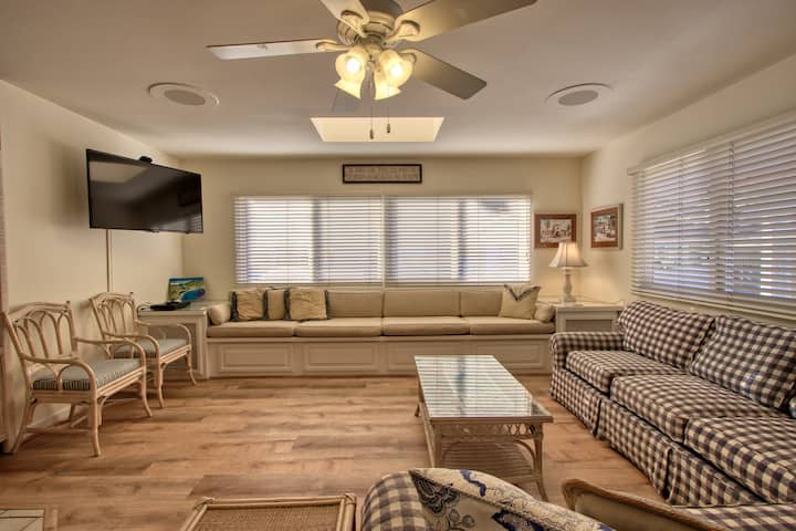 316cl - Spacious 4 Bdr House , Quick Walk To - Santa Catalina Island, CA