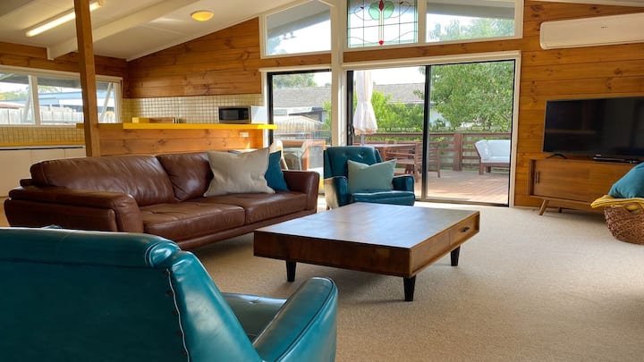 Mid-century Coastal Retreat - Cowes