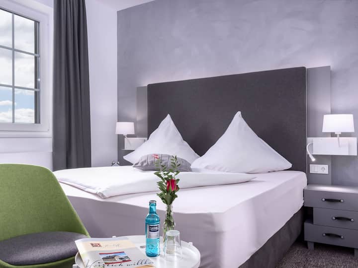 Steinhoff Hotel & Gastronomie, (Finnentrop), Doppelzimmer Komfort - Lennestadt