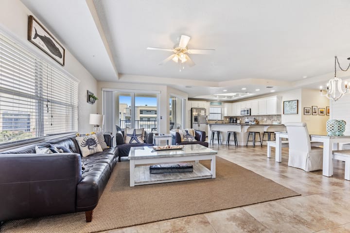 5th-floor Corner | Ocean Peek & Beach Walk - Edgewater, FL
