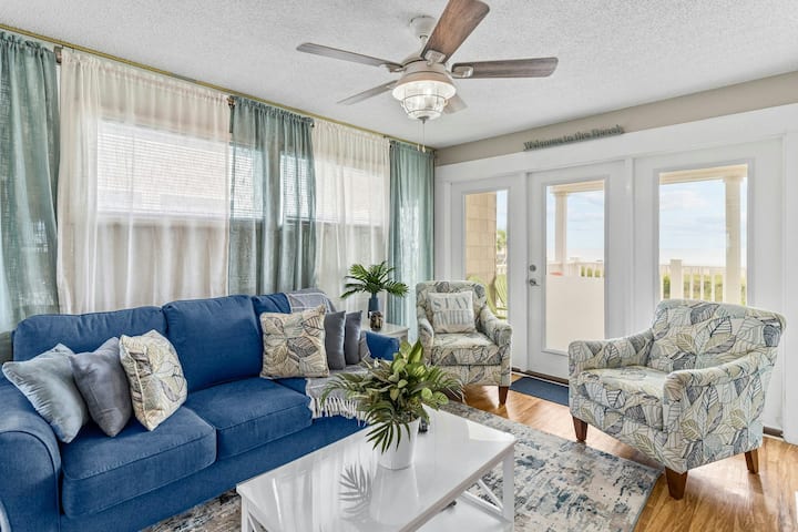 Lower Waterfront Condo With Oceanfront Balcony - Holden Beach, NC