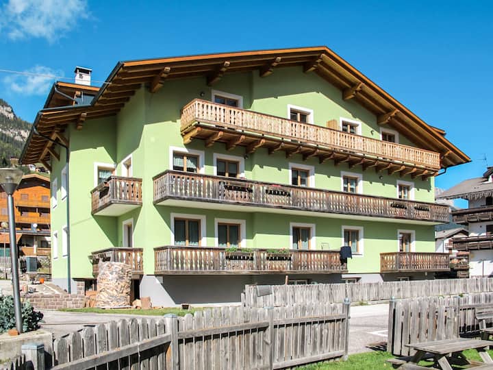 Schöne Wohnung Für 6 Personen Mit W-lan, Tv, Balkon, Haustiere Erlaubt Und Parkplatz - Fassatal