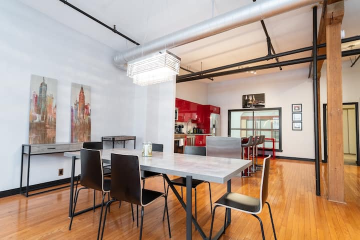 Premiere Loft-2 Bed 2 Bath-24/7 Heated Parking! - Winnipeg