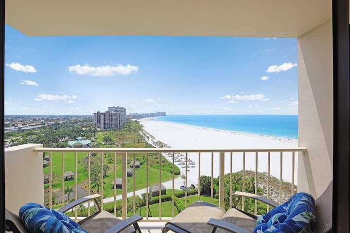 Gorgeous Beachfront Condo | Sw-facing Balcony - Marco Island, FL