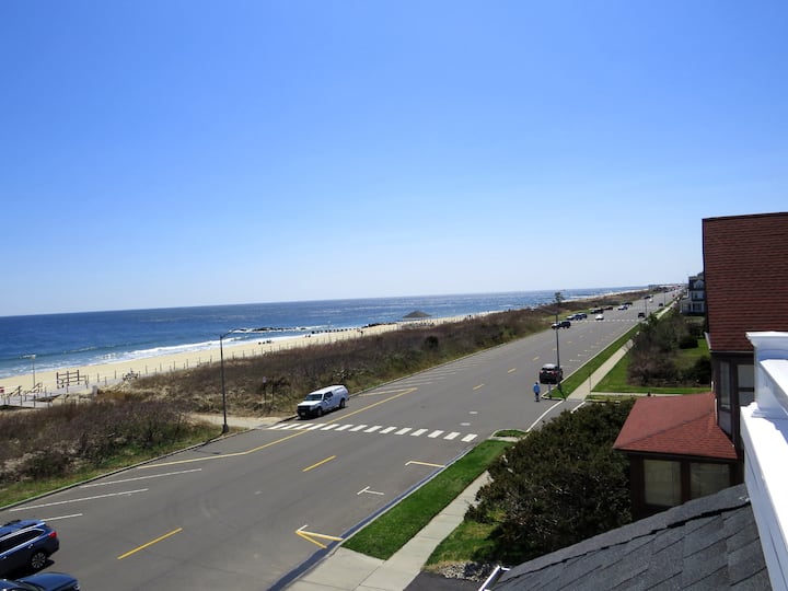 The Ocean Balcony Suite - Point Pleasant Beach, NJ