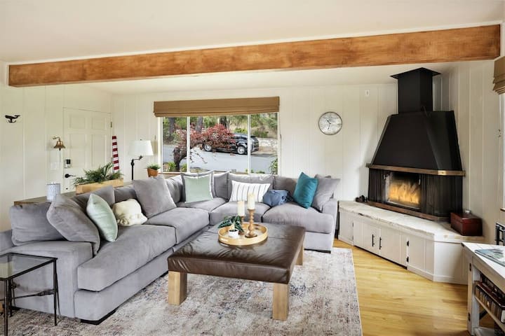 Seagull’s Landing 2br Home Near Town Ocean View - Carmel-by-the-Sea, CA