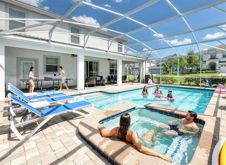Movie Theater & Game Room, Very Close To Clubhouse - Davenport, FL