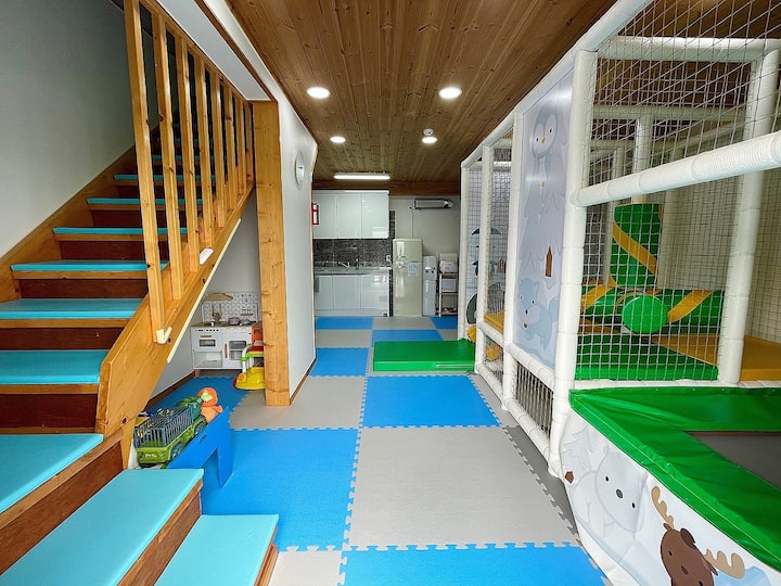 Gyeongju Dal Kids Pool Villa - Gyeongju-si
