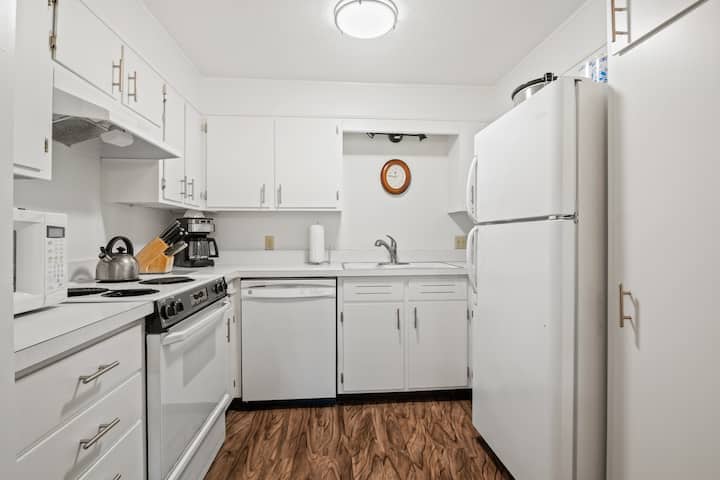 Rmr: Four Seasons Ii Unit 1 Condo In Teton Village - Jackson Hole, Wyoming