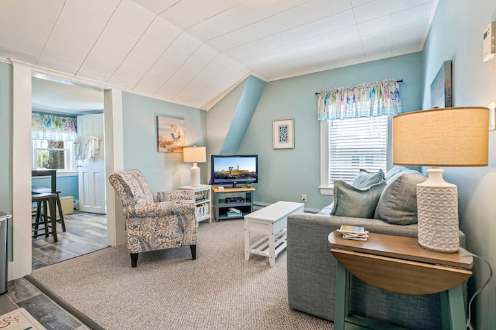 Beautiful Inn, Lighthouse Landing. #3 Sea Glass - Ogunquit, ME