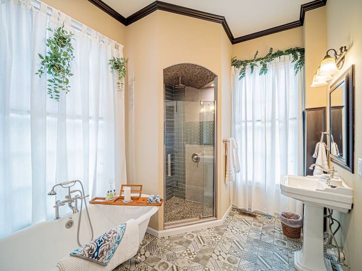 Historic Tate House Apartment By Marietta Square - Kennesaw, GA
