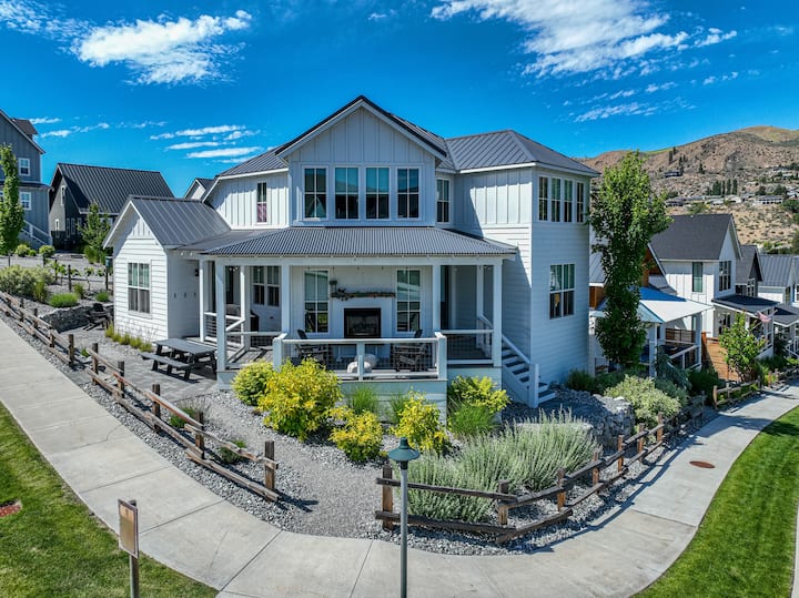 Welcome To Byrd's Nest At The Lookout At Lake Chel - Chelan, WA
