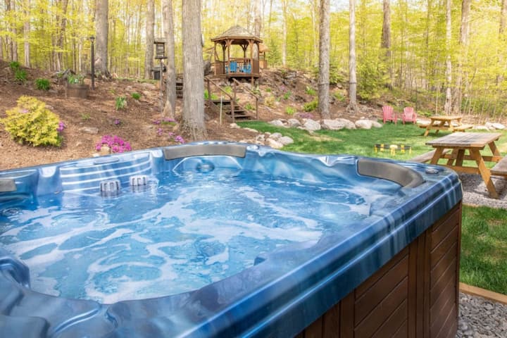 Beautiful 6 Bedroom Cottage By Lake - Kawartha Lakes
