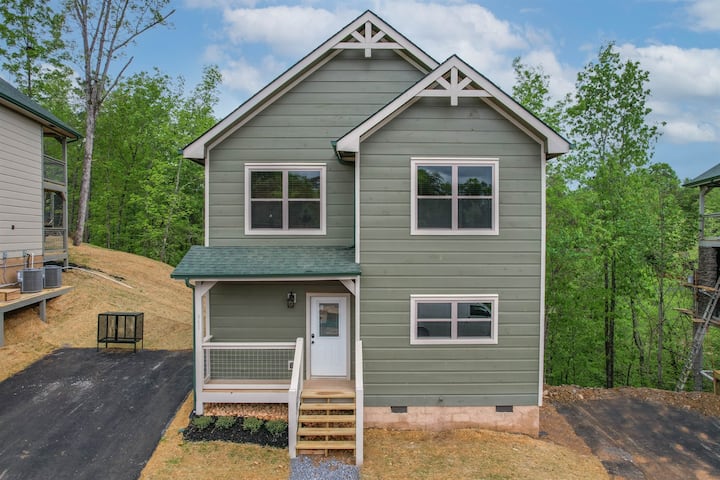 Low Rates/modern Cabin Close To Pkwy Hot Tub/game Room - Pigeon Forge, TN