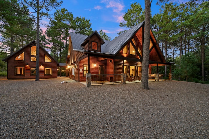 The Big Chill- Separate Game House- Sleeps 16 - Broken Bow, OK