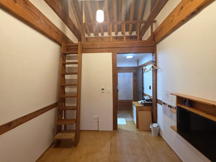 #한옥마을 #경기전 #전동성당 #향교 4인실온돌 - Jeonju-si