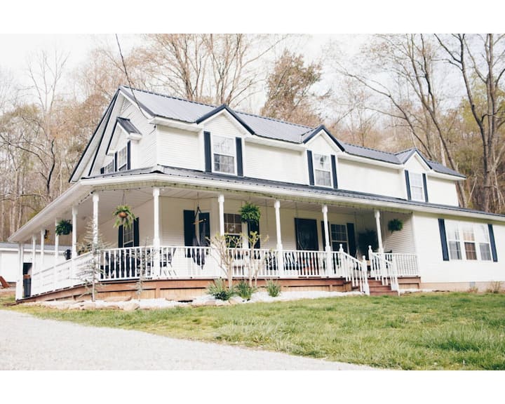 Comfy Cabin: W/ Game Room, Fire Pit, Hot Tub & Bbq - Tar Hollow State Forest, Laurelville